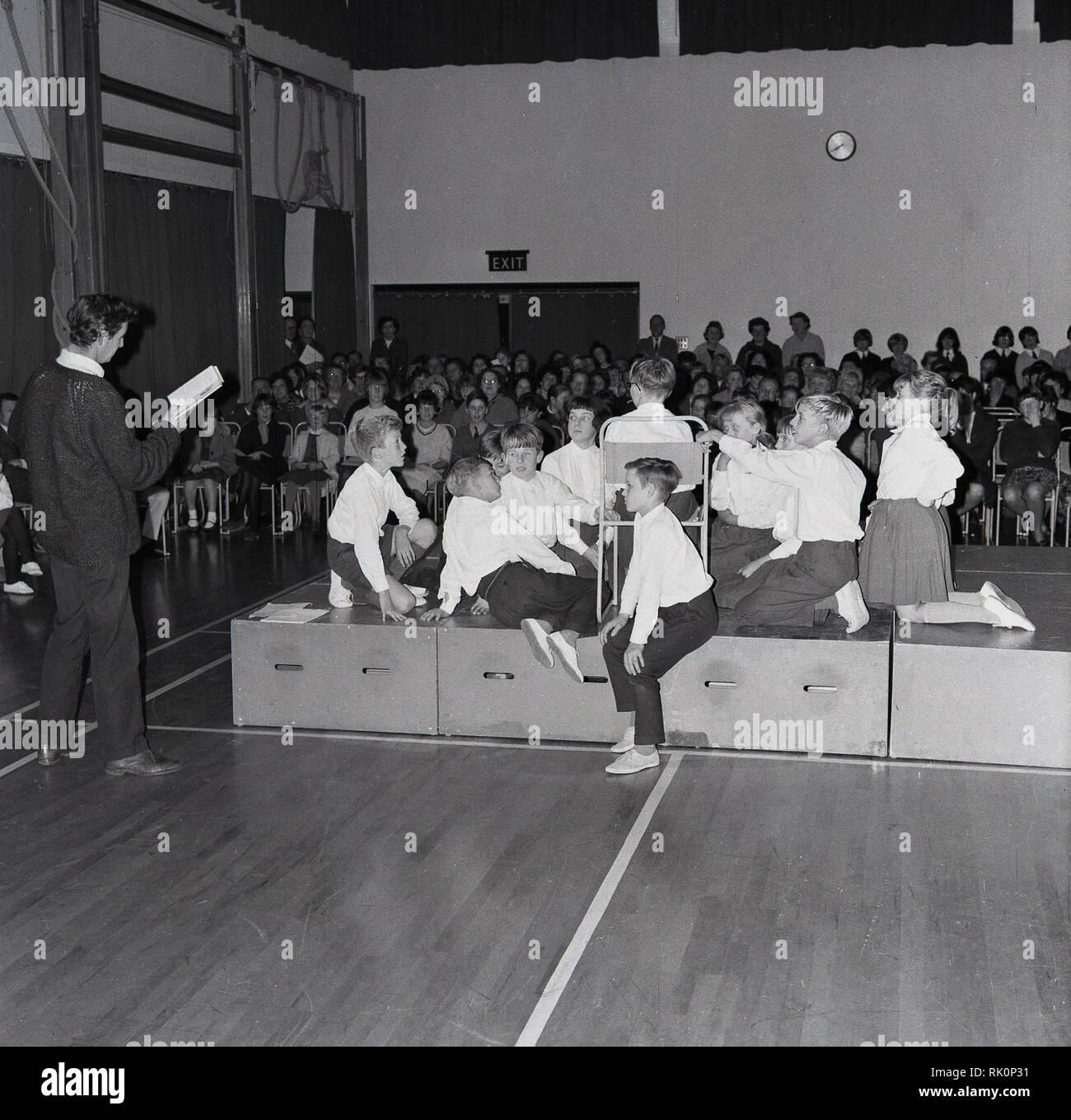 School play stage england hi-res stock photography and images - Alamy