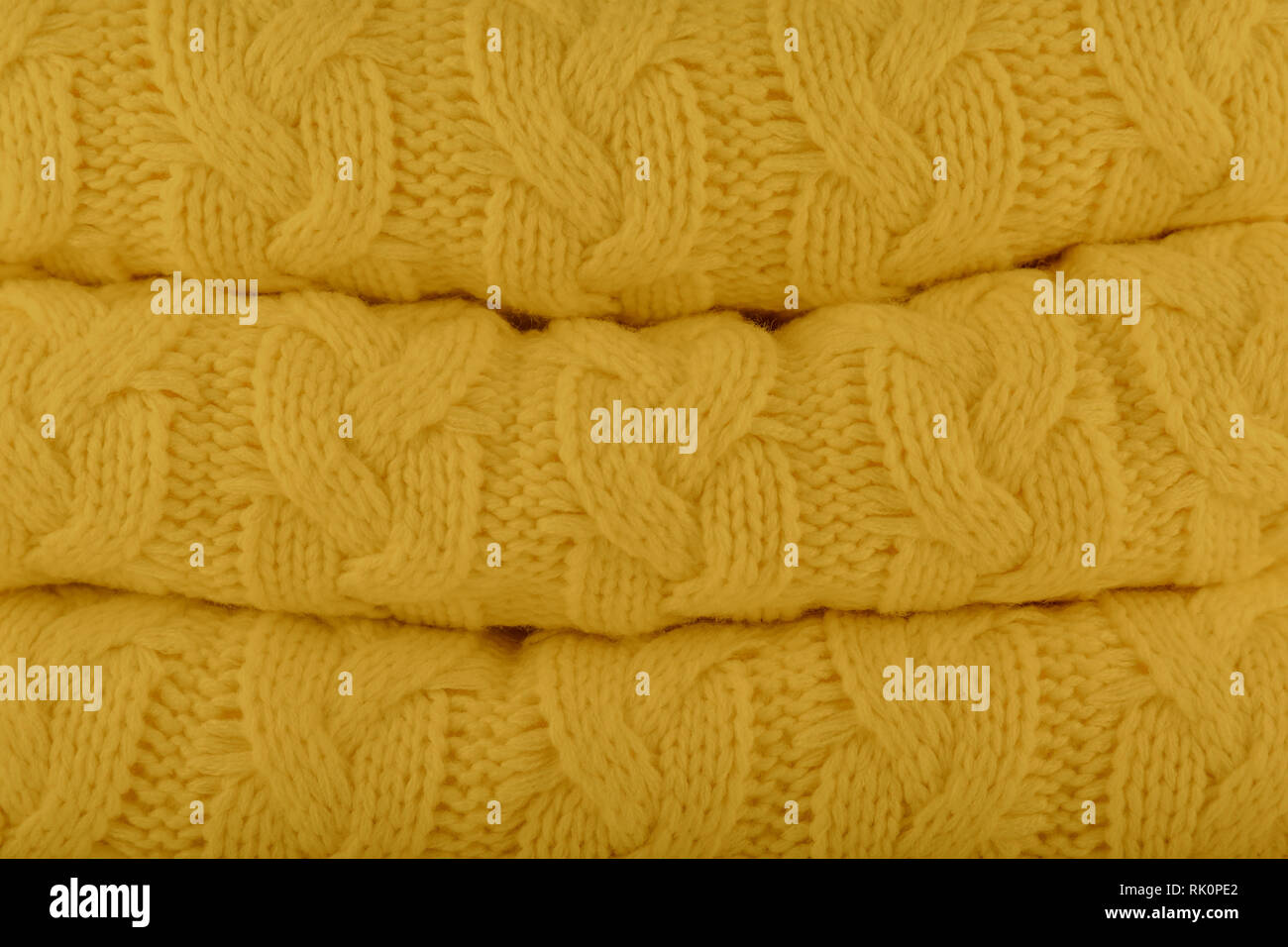 Ceylon Yellow Pantone fashion colors autumn-winter 2018-2019 knits pile ...