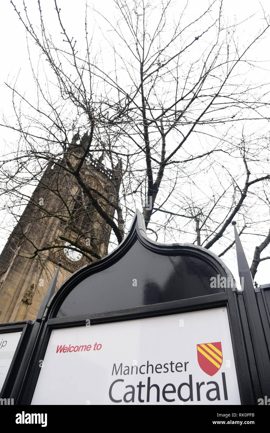 Manchester cathedrals tower hi-res stock photography and images - Alamy