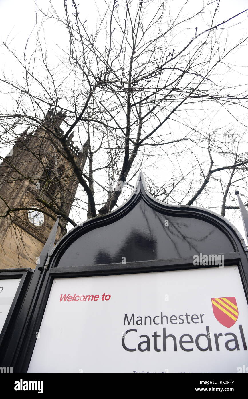 Manchester cathedrals tower hi-res stock photography and images - Alamy