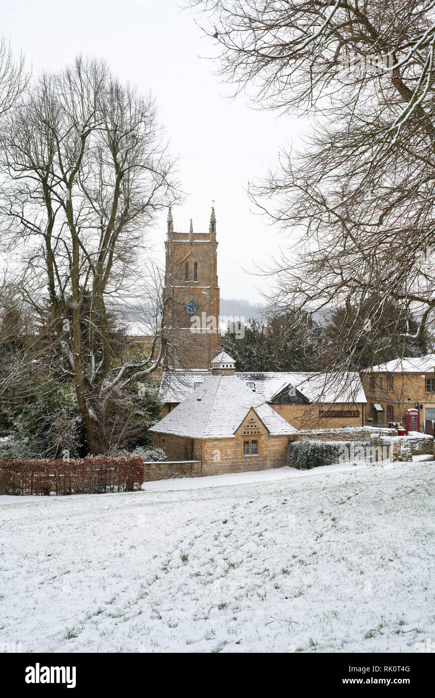 Blockley village in the winter snow. Blockley, Cotswolds ...