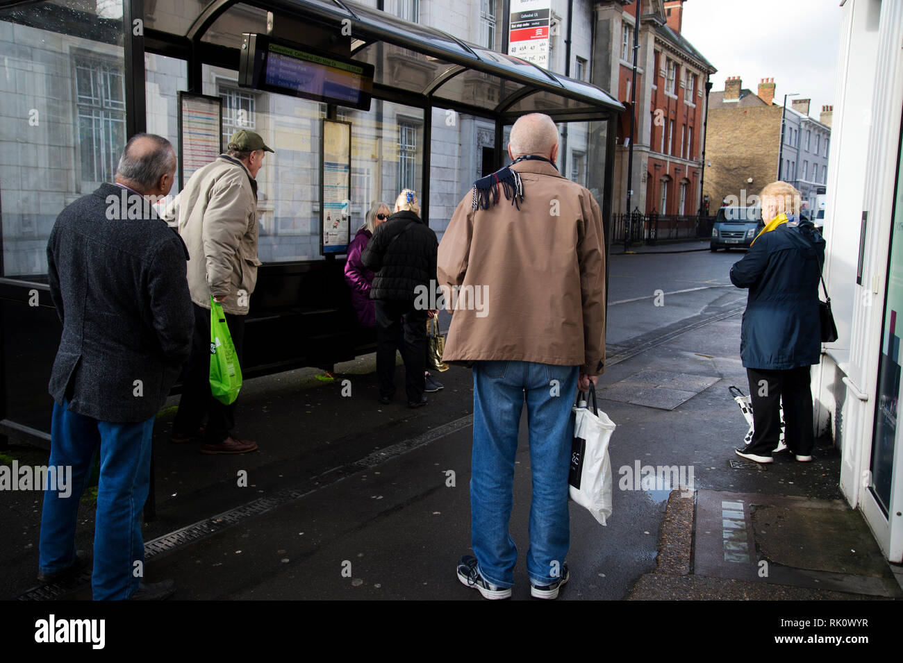 Wait bus hi-res stock photography and images - Alamy