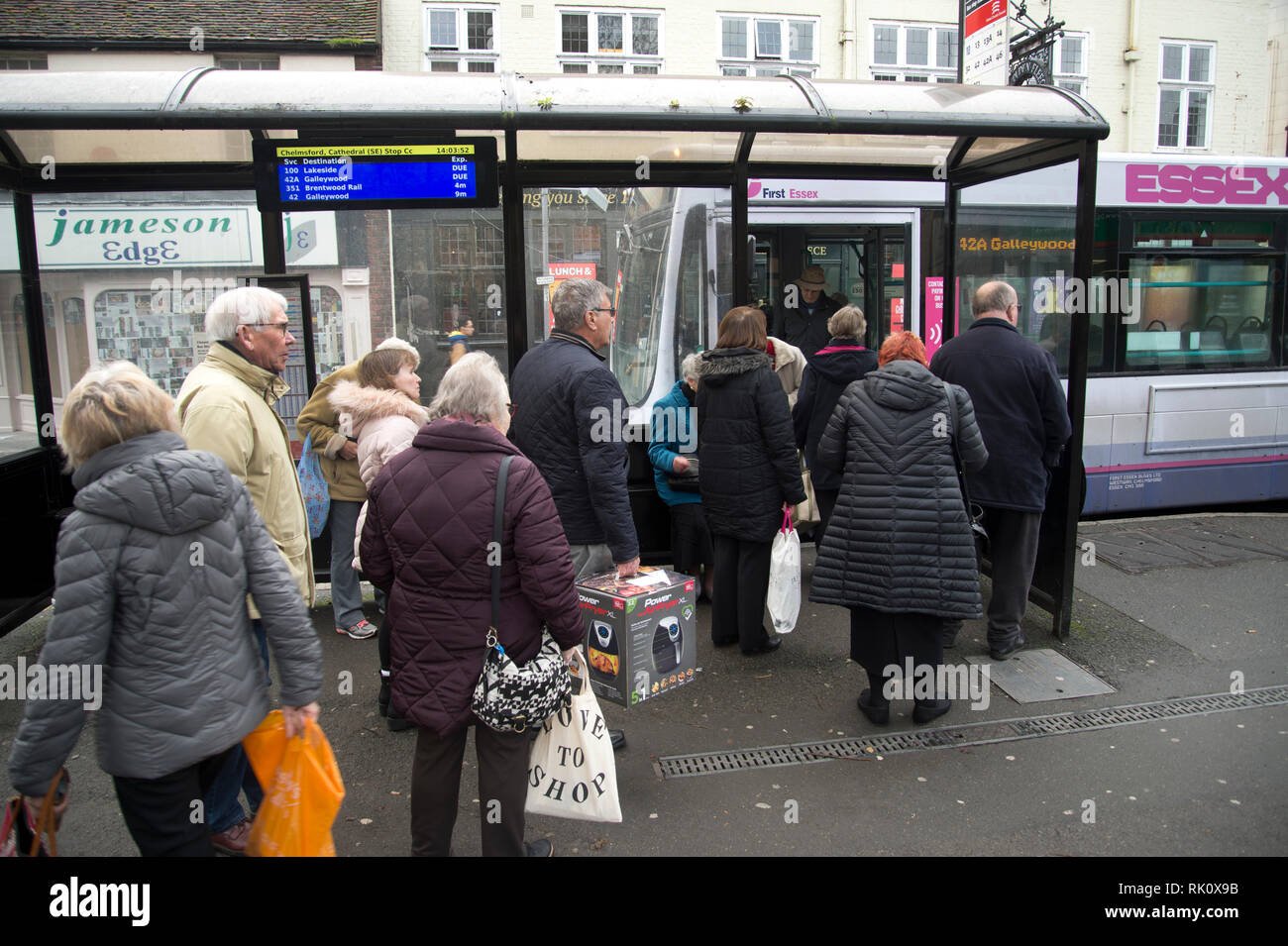 Wait bus hi-res stock photography and images - Alamy