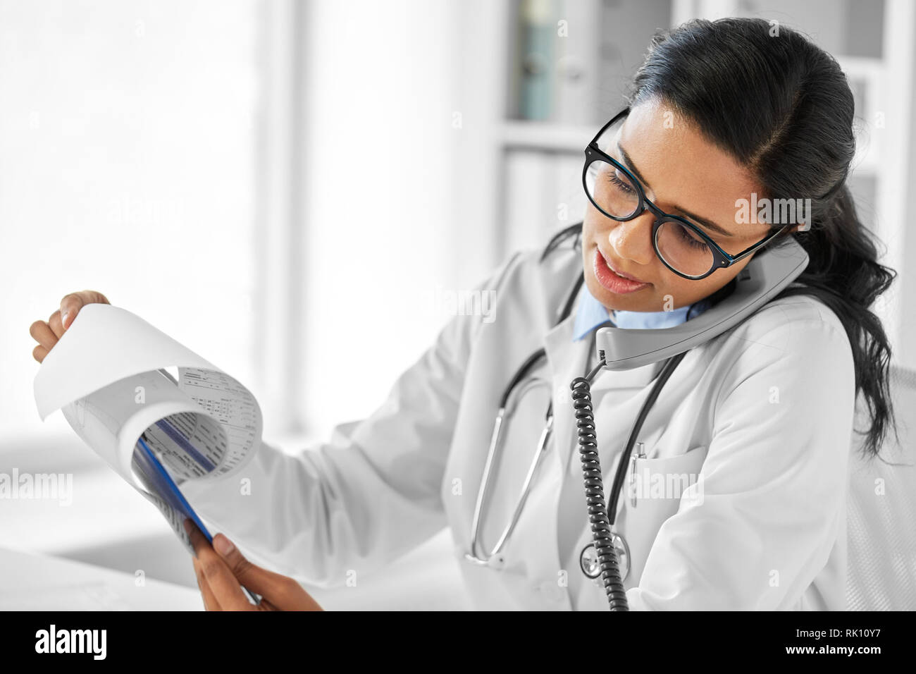 Hospital phone hi-res stock photography and images - Alamy