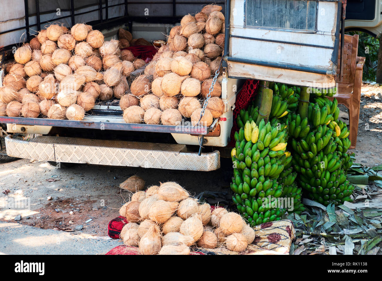 Coconut truck hi-res stock photography and images - Alamy