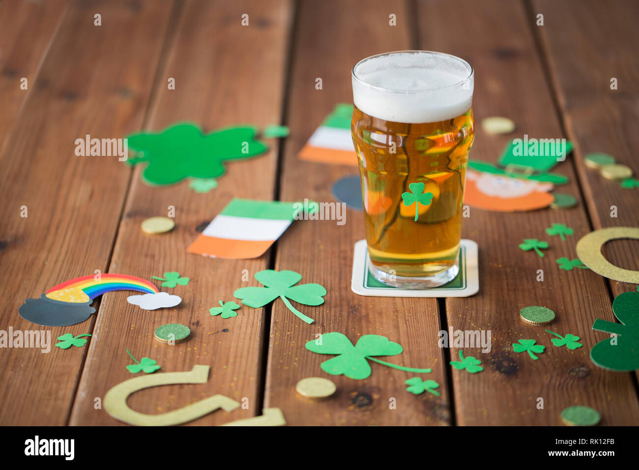 Glass props hi-res stock photography and images - Alamy