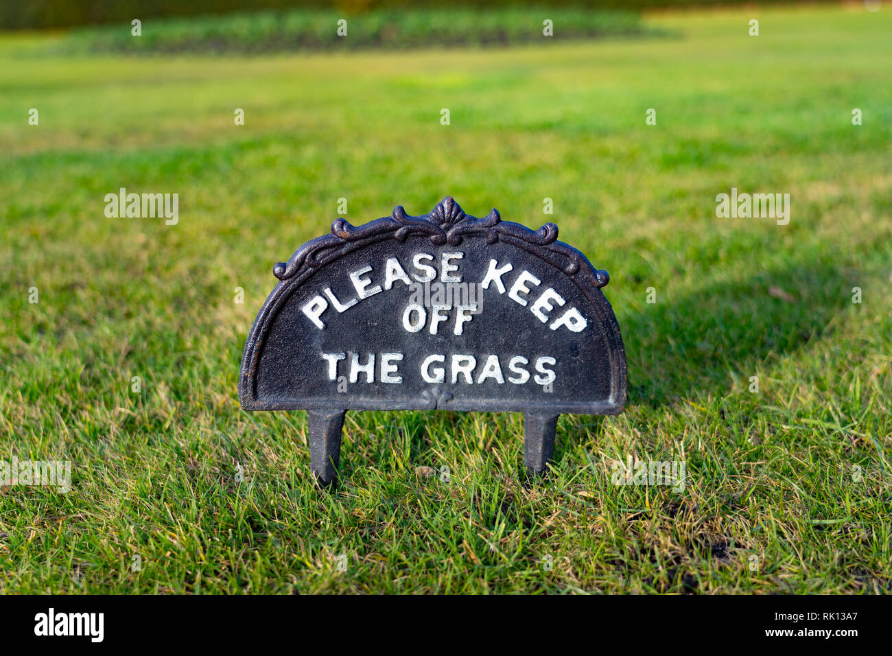 Lawn signs hi-res stock photography and images - Alamy
