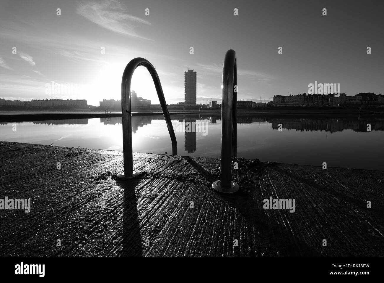 Walpole Bay Tidal Pool Margate Southeast Coast Kent Stock Photo - Alamy