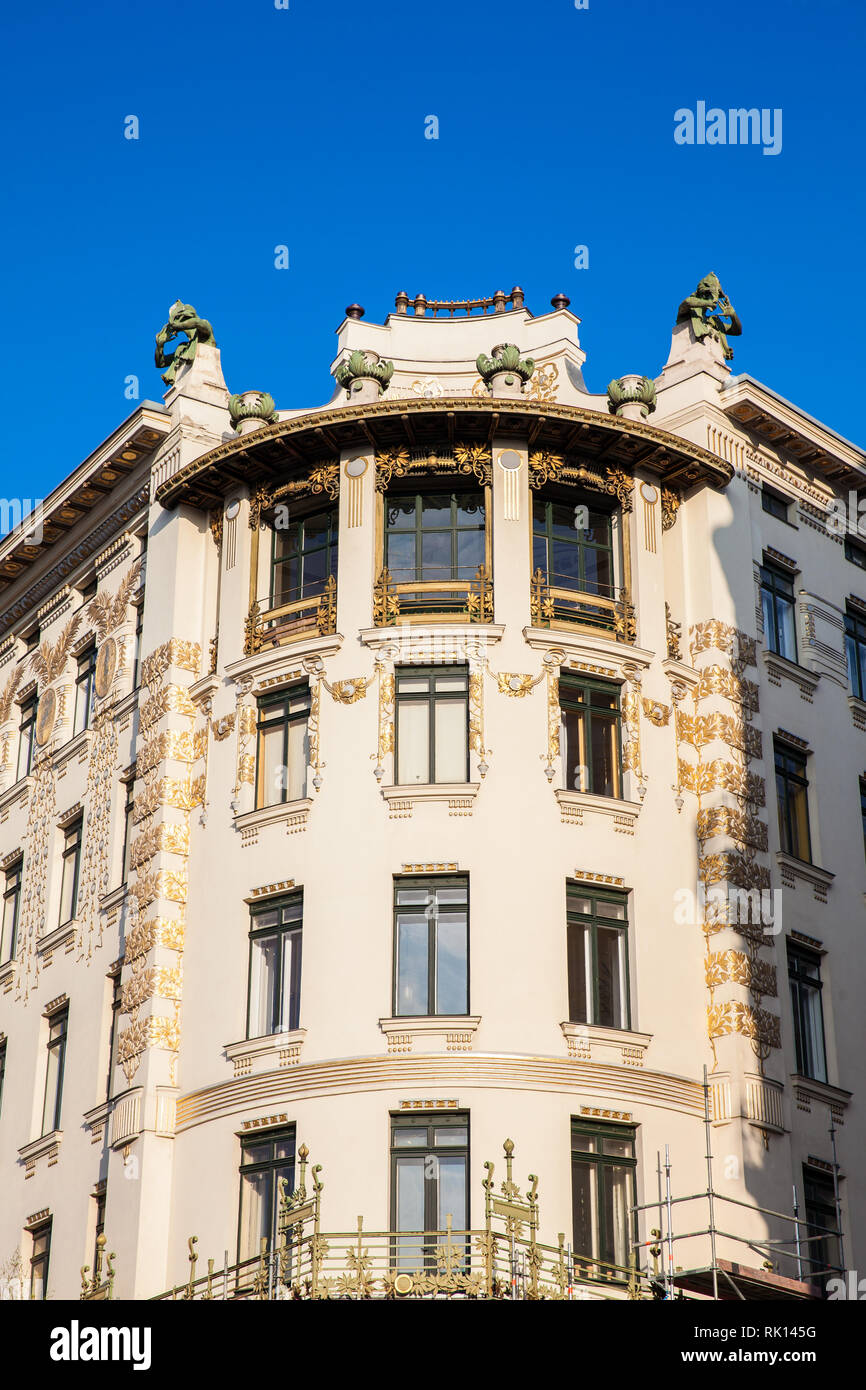 Beautiful architecture of the antique buildings at Linke Wienzeile in ...