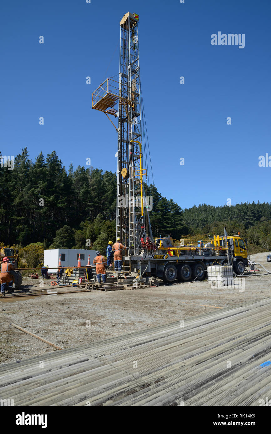 Well capping hi-res stock photography and images - Alamy