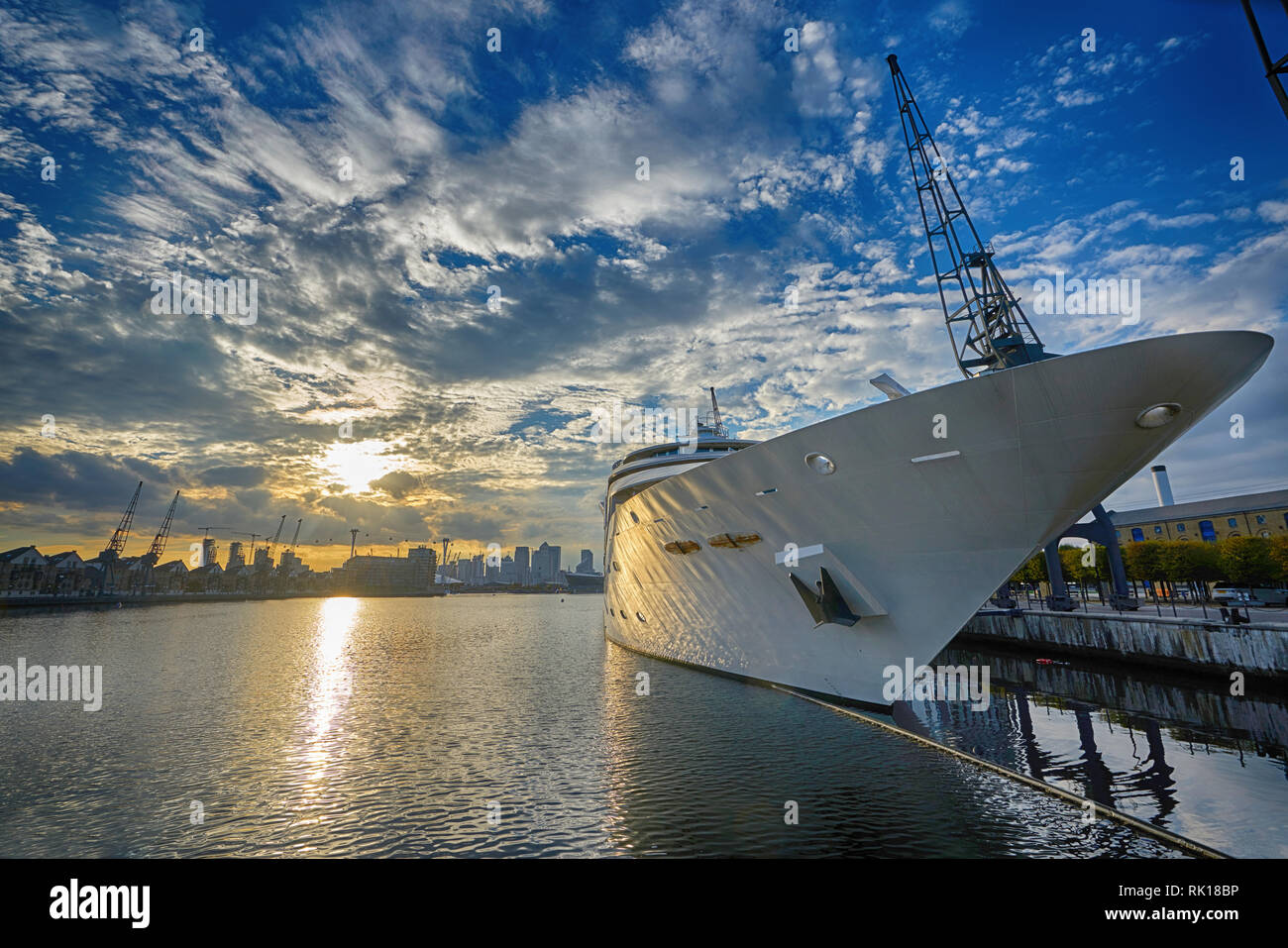 hotel boat excel victoria dock london Stock Photo - Alamy