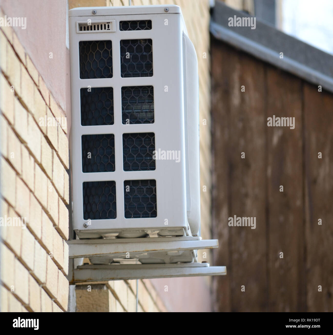 Old wall air conditioner hi-res stock photography and images - Alamy