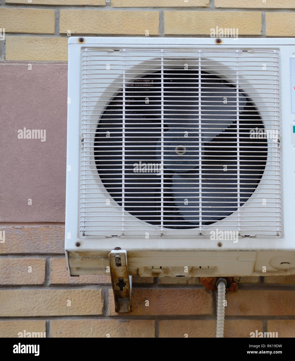 Old wall air conditioner hi-res stock photography and images - Alamy