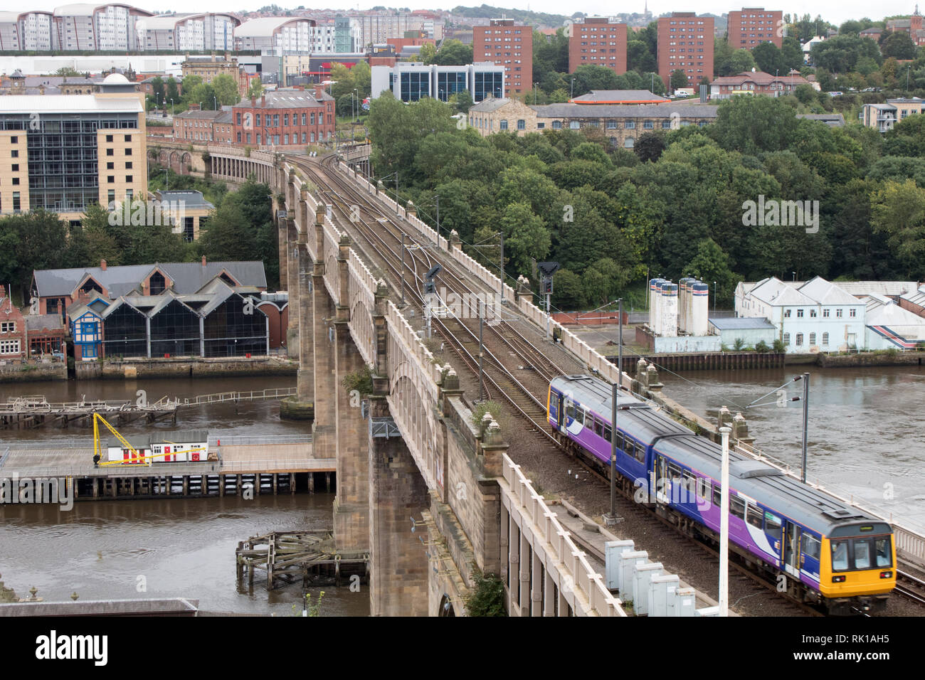 High level bridge road railway hi-res stock photography and images - Alamy