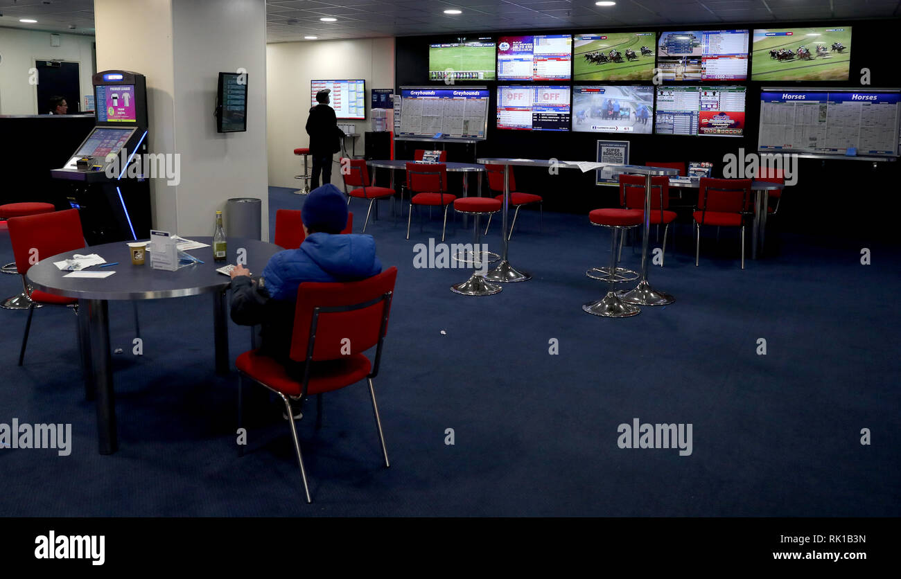 Tv screens store hi-res stock photography and images - Alamy