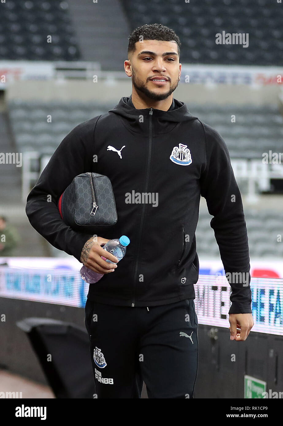 Deandre yedlin newcastle hi-res stock photography and images - Alamy