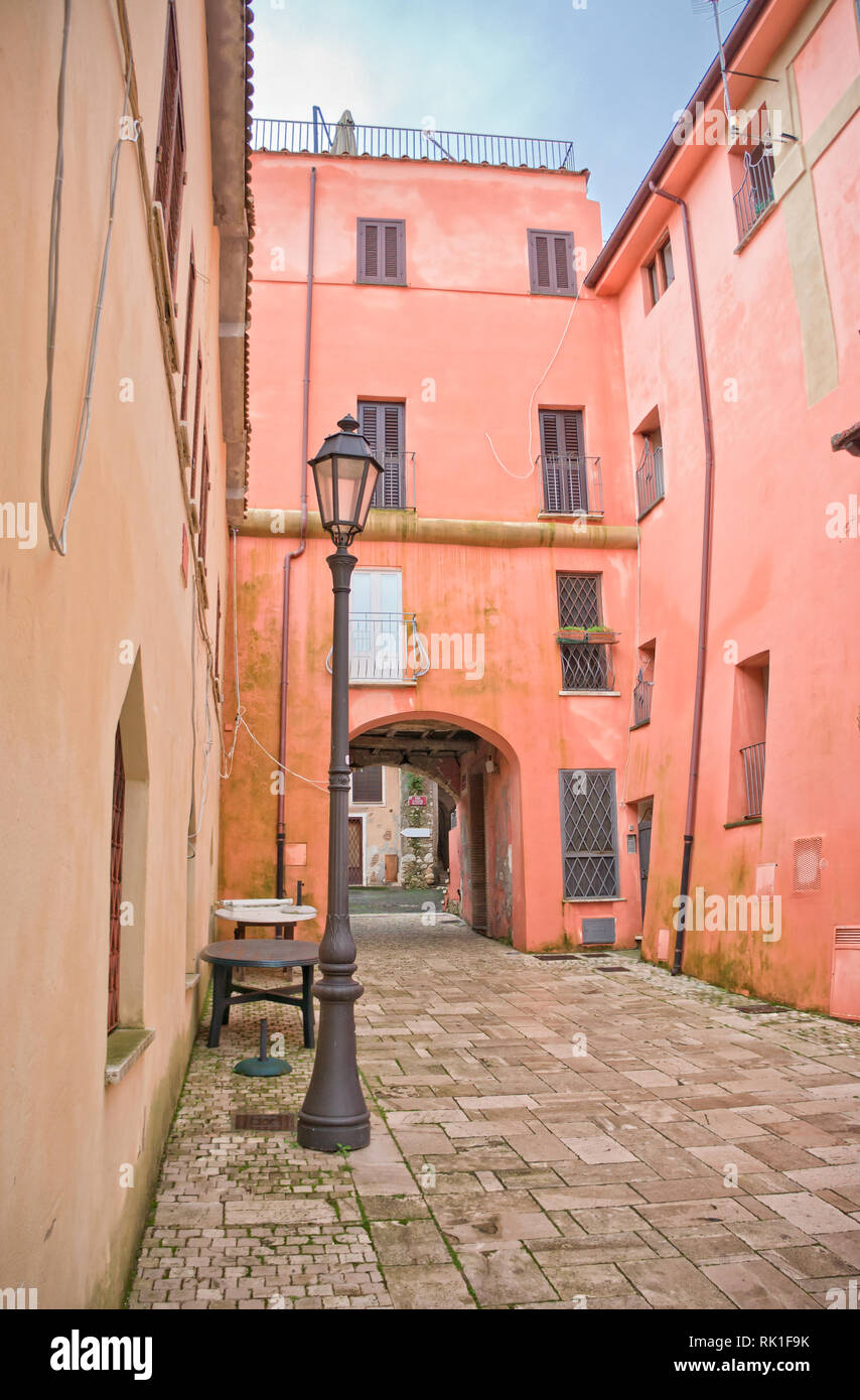 Traditional mediterranean alley in Italy Stock Photo - Alamy