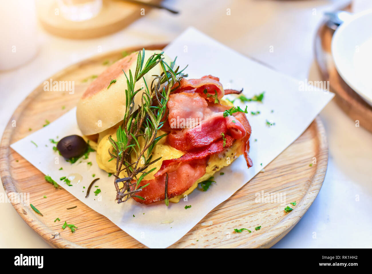 English muffin breakfast sandwich hi-res stock photography and images ...