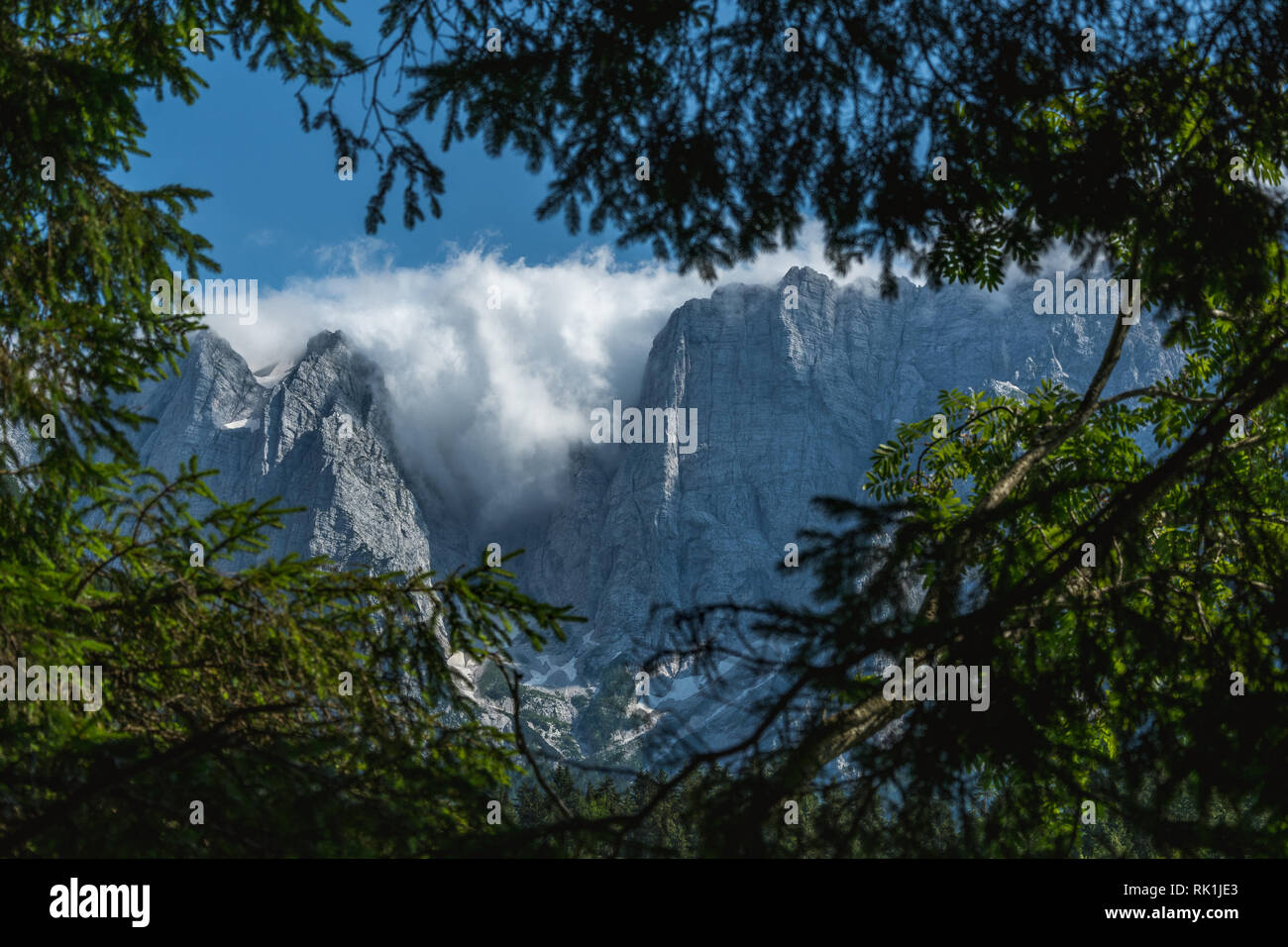 Wilderness natural frame hi-res stock photography and images - Alamy