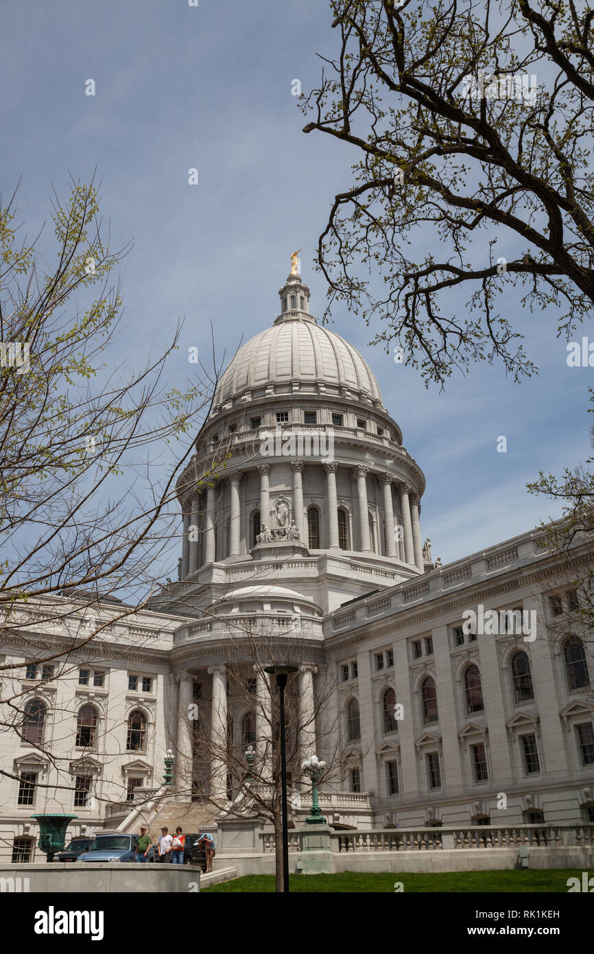 Capitol building madison wisconsin wi hi-res stock photography and ...