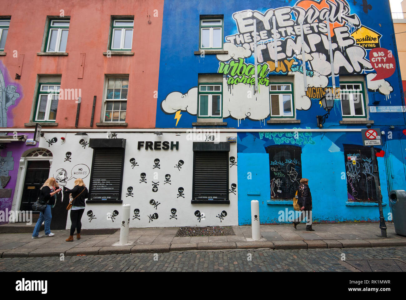 Temple bar art hi-res stock photography and images - Alamy