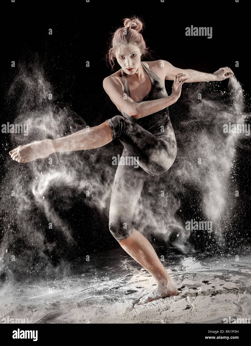 Dust woman dancer flour hi-res stock photography and images - Alamy