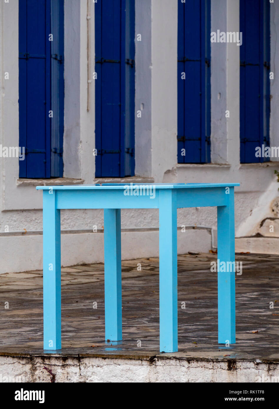 Windows table hi-res stock photography and images - Alamy