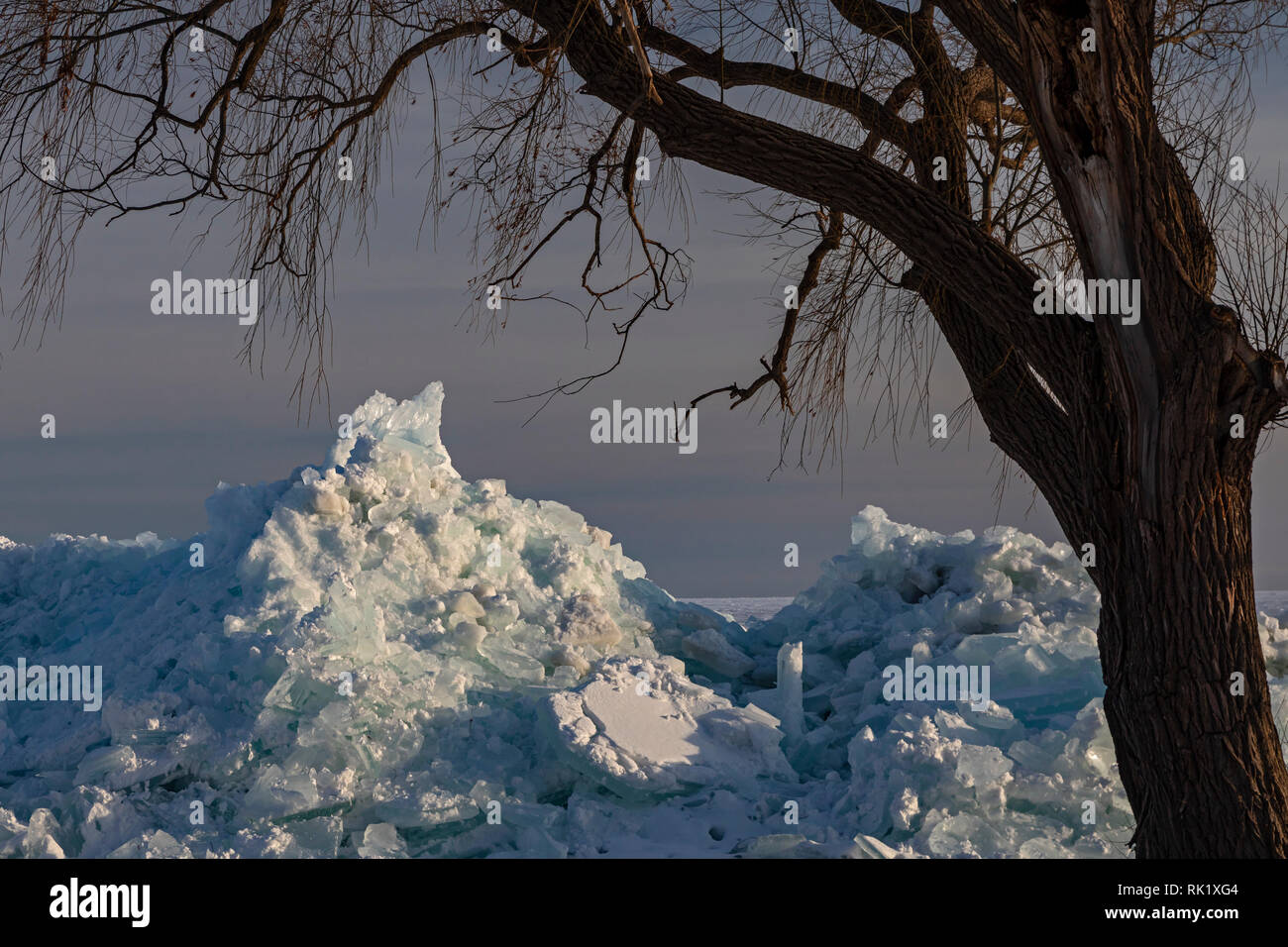 Ice piles hi-res stock photography and images - Alamy