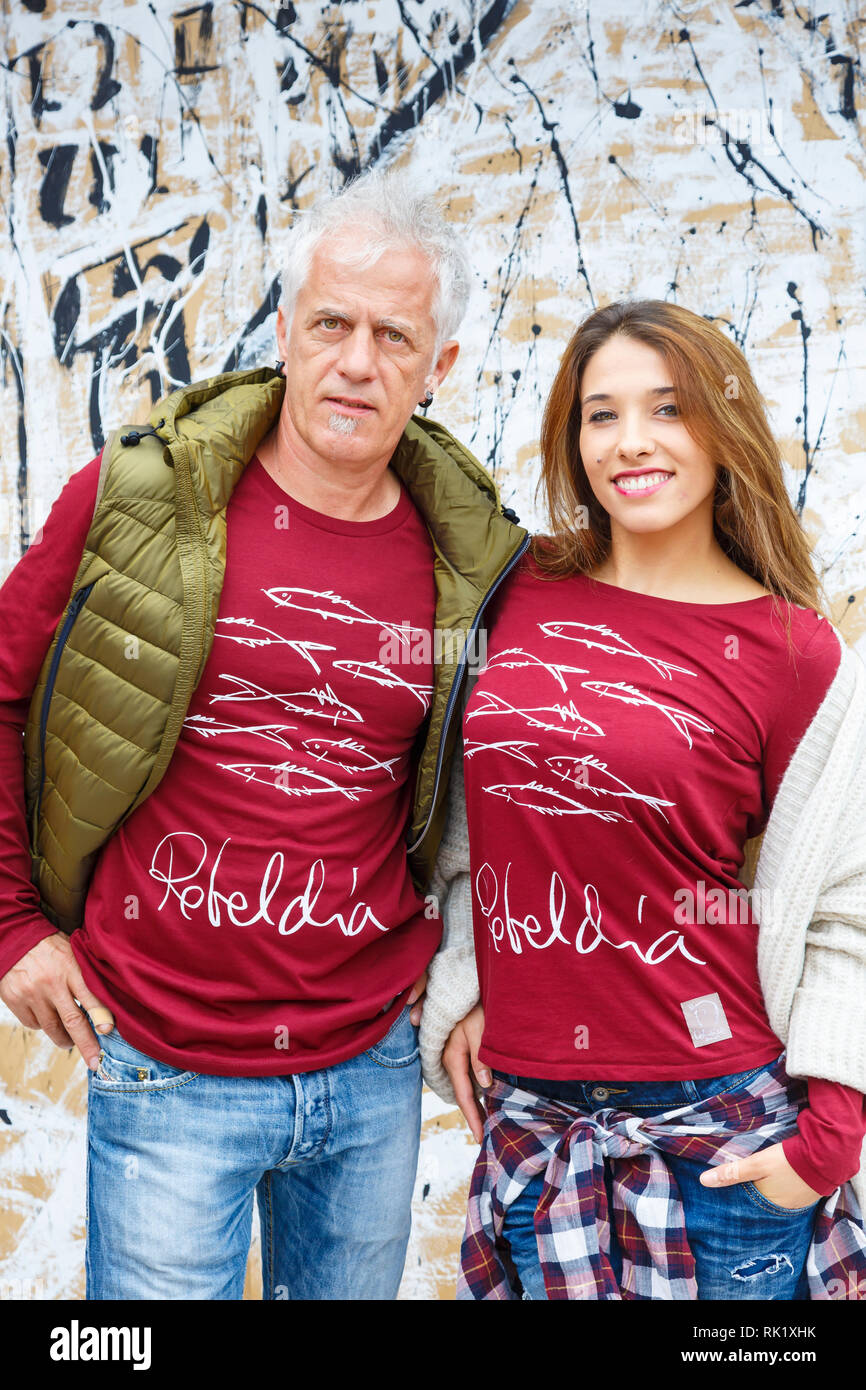 Two people posing Stock Photo - Alamy