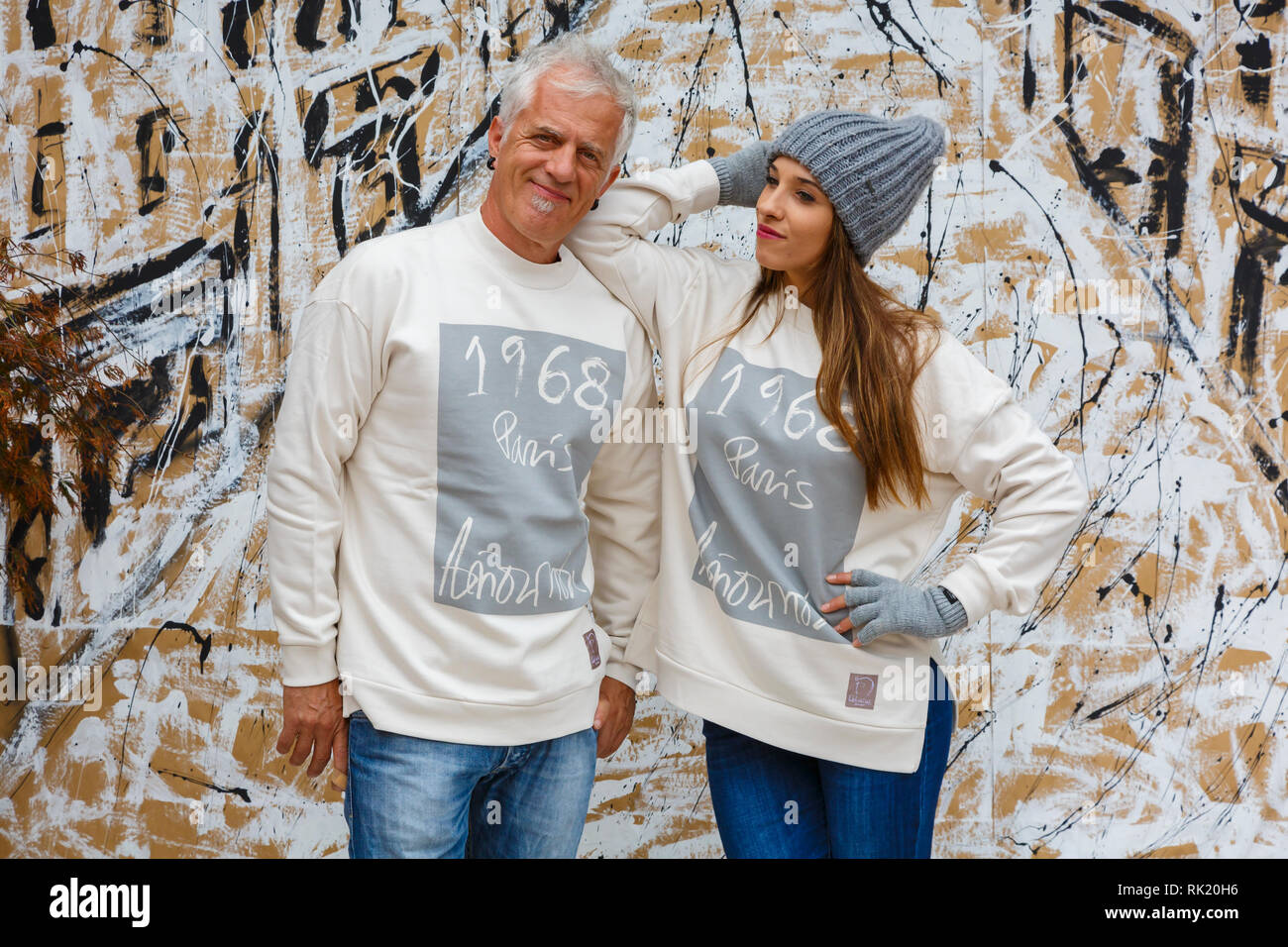 Two people posing Stock Photo - Alamy