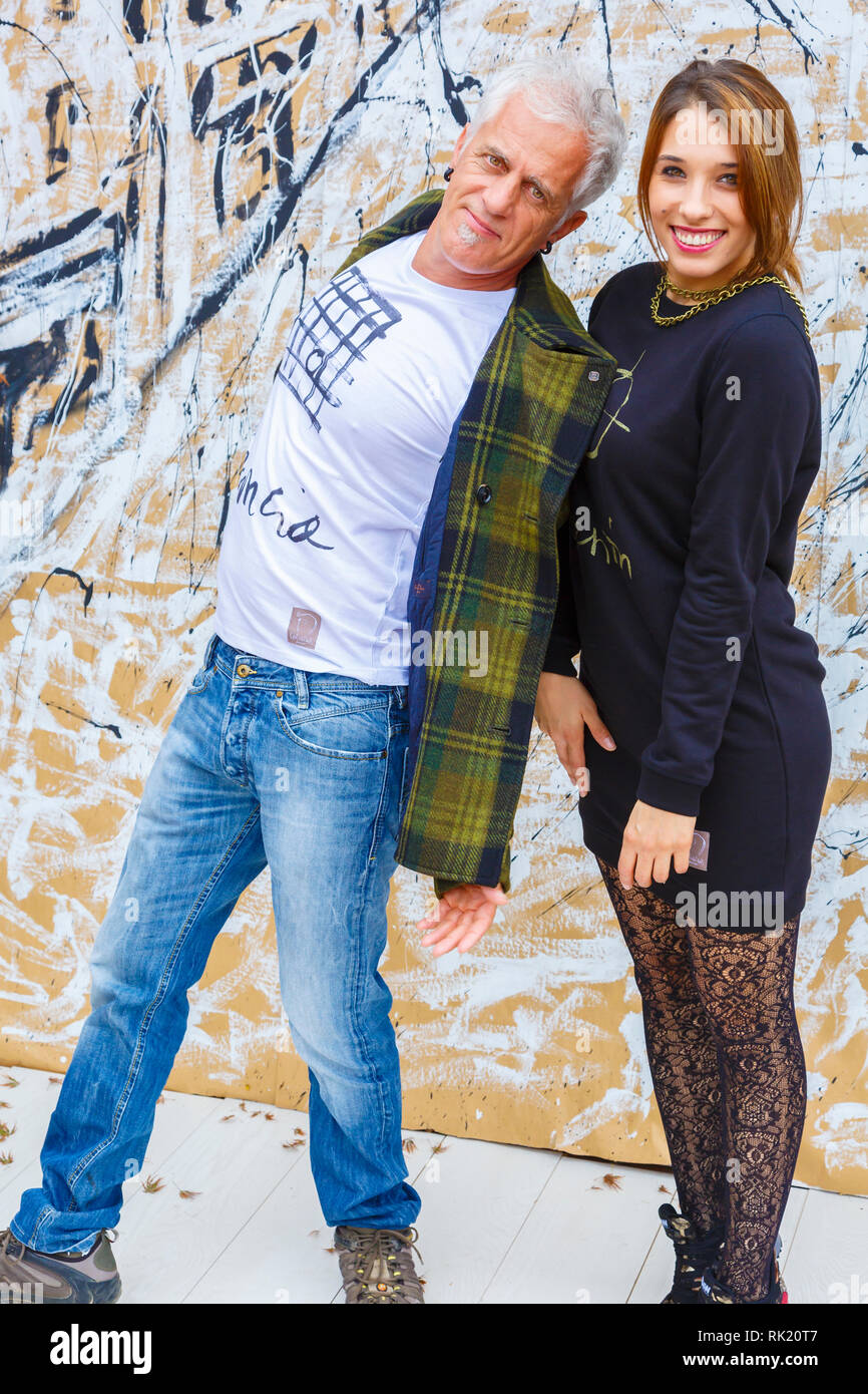 Two people posing Stock Photo - Alamy