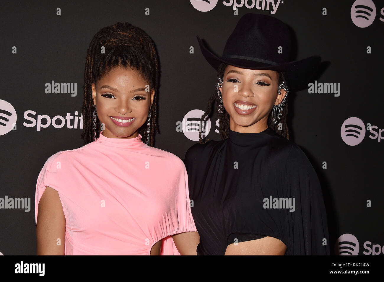 LOS ANGELES, CA - FEBRUARY 07: Halle Bailey (L) and Chloe Bailey of ...