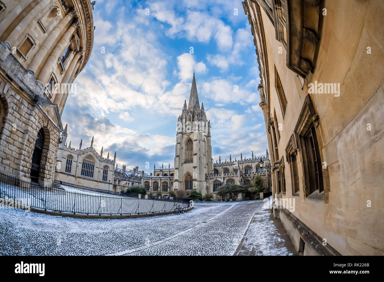 College oxford university snow winter hi-res stock photography and ...