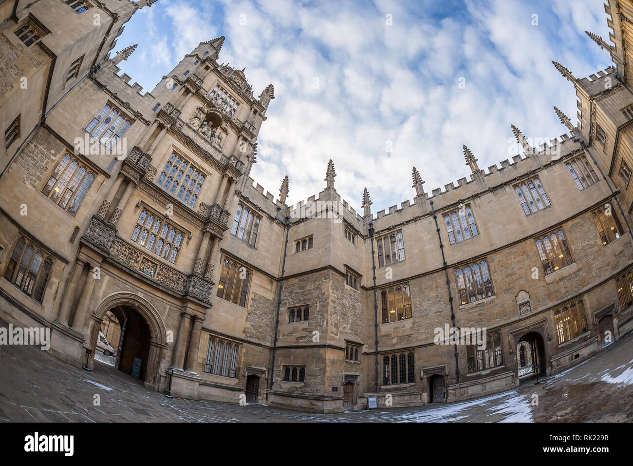 University of oxford winter library hi-res stock photography and images ...