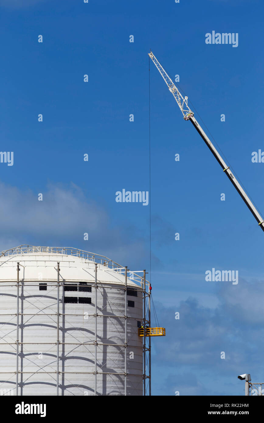 Fractionation hi-res stock photography and images - Alamy