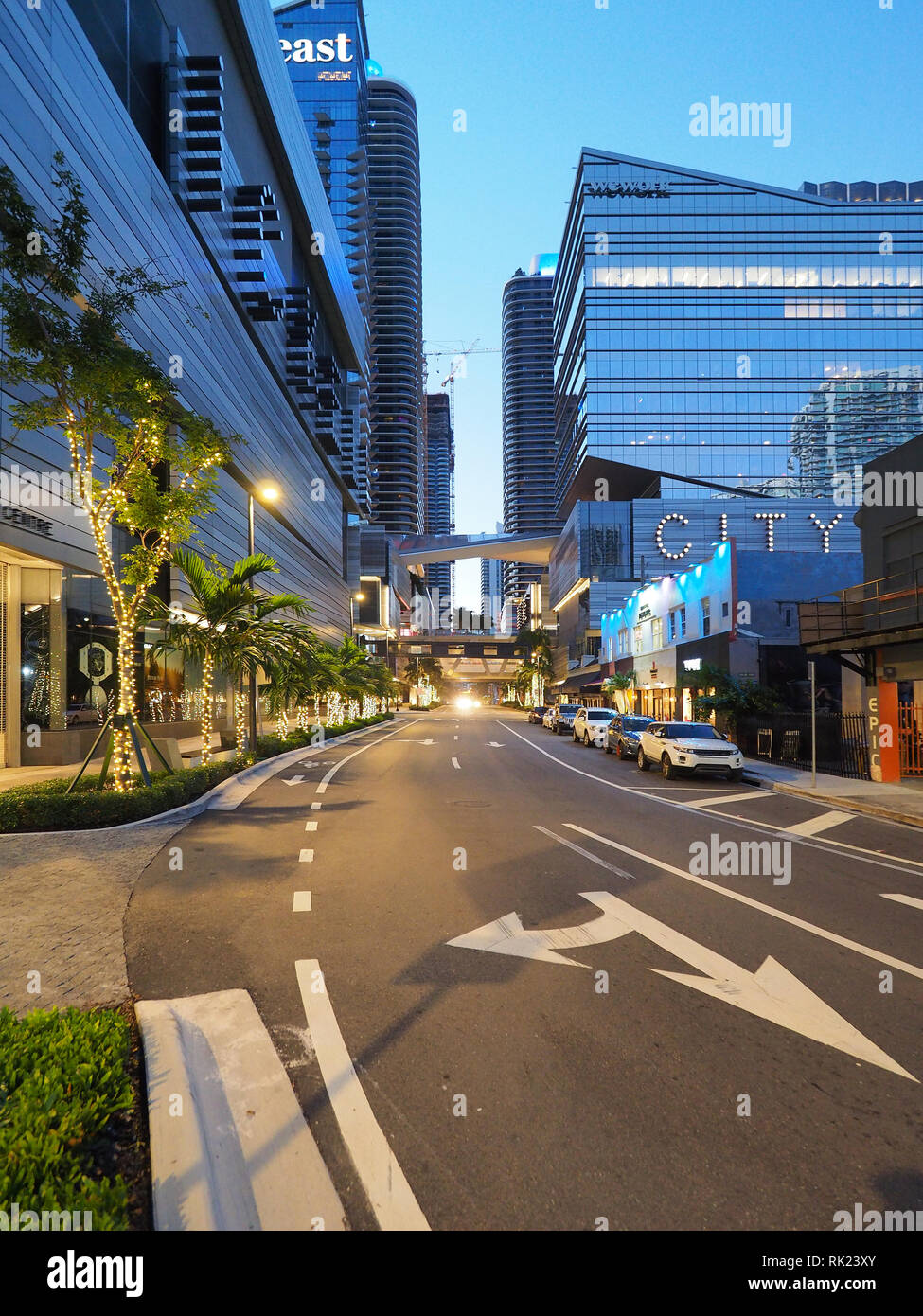 Downtown miami street scene florida hi-res stock photography and images ...