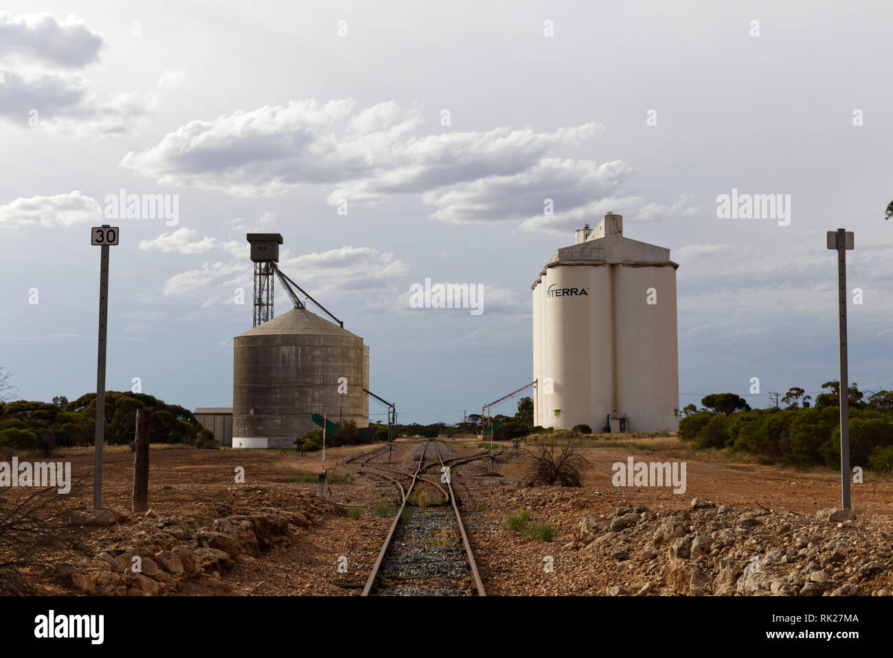 Grain silos australia hi-res stock photography and images - Alamy