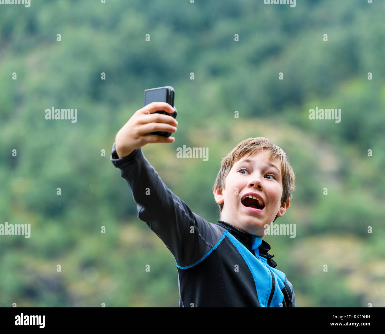 Head shot mobile phone hi-res stock photography and images - Alamy