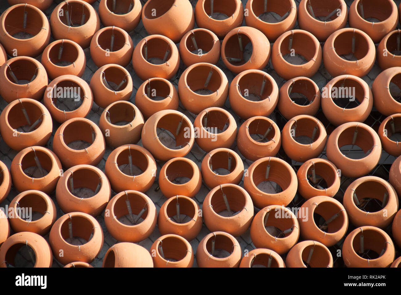 Empty clay pots hi-res stock photography and images - Alamy
