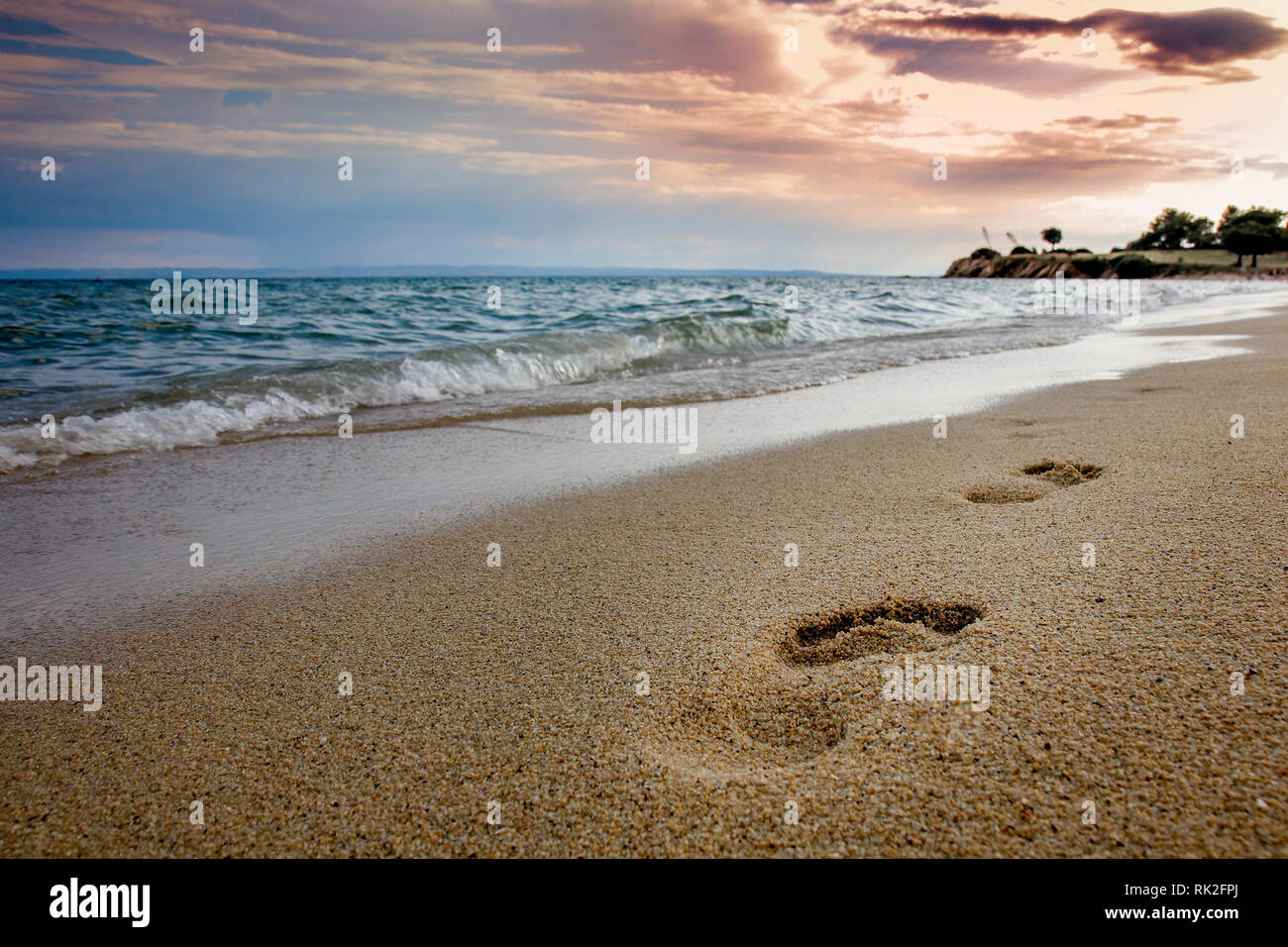 Footprints in sand hi-res stock photography and images - Alamy
