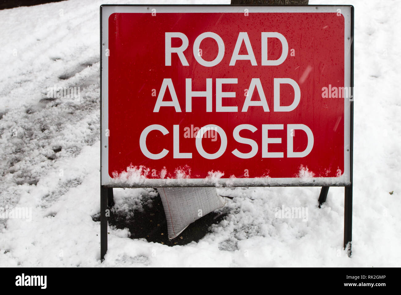 SNOW: ROAD AHEAD CLOSED Stock Photo - Alamy