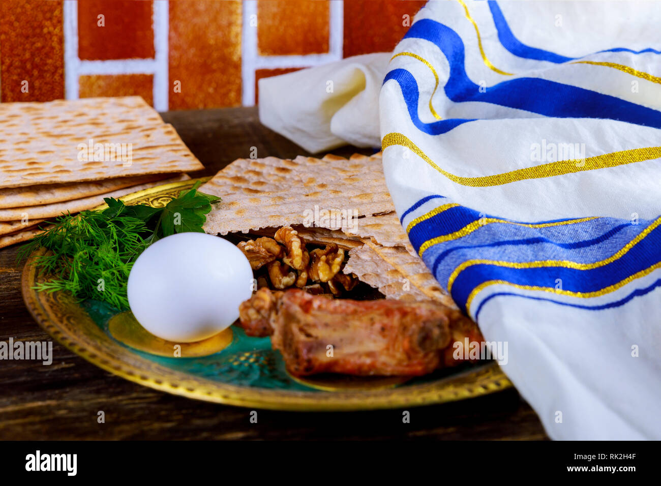 Passover table hi-res stock photography and images - Alamy