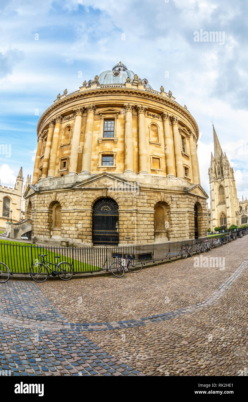 Radcliff camera in teh sunny day, Oxford, England Stock Photo - Alamy