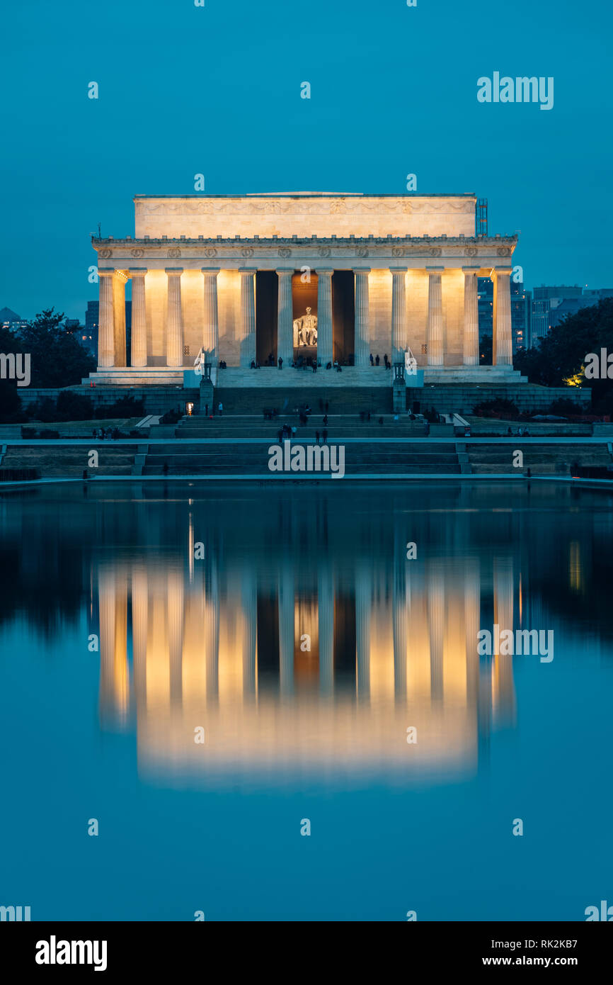 Lincoln memorial reflecting pool hi-res stock photography and images ...