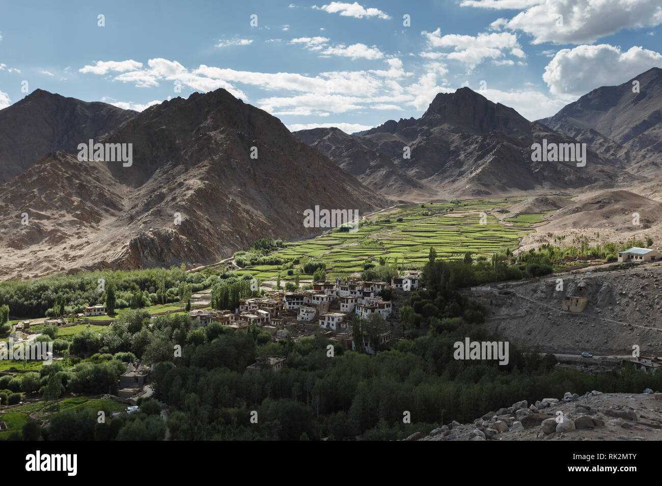 Tibet farms hi-res stock photography and images - Alamy