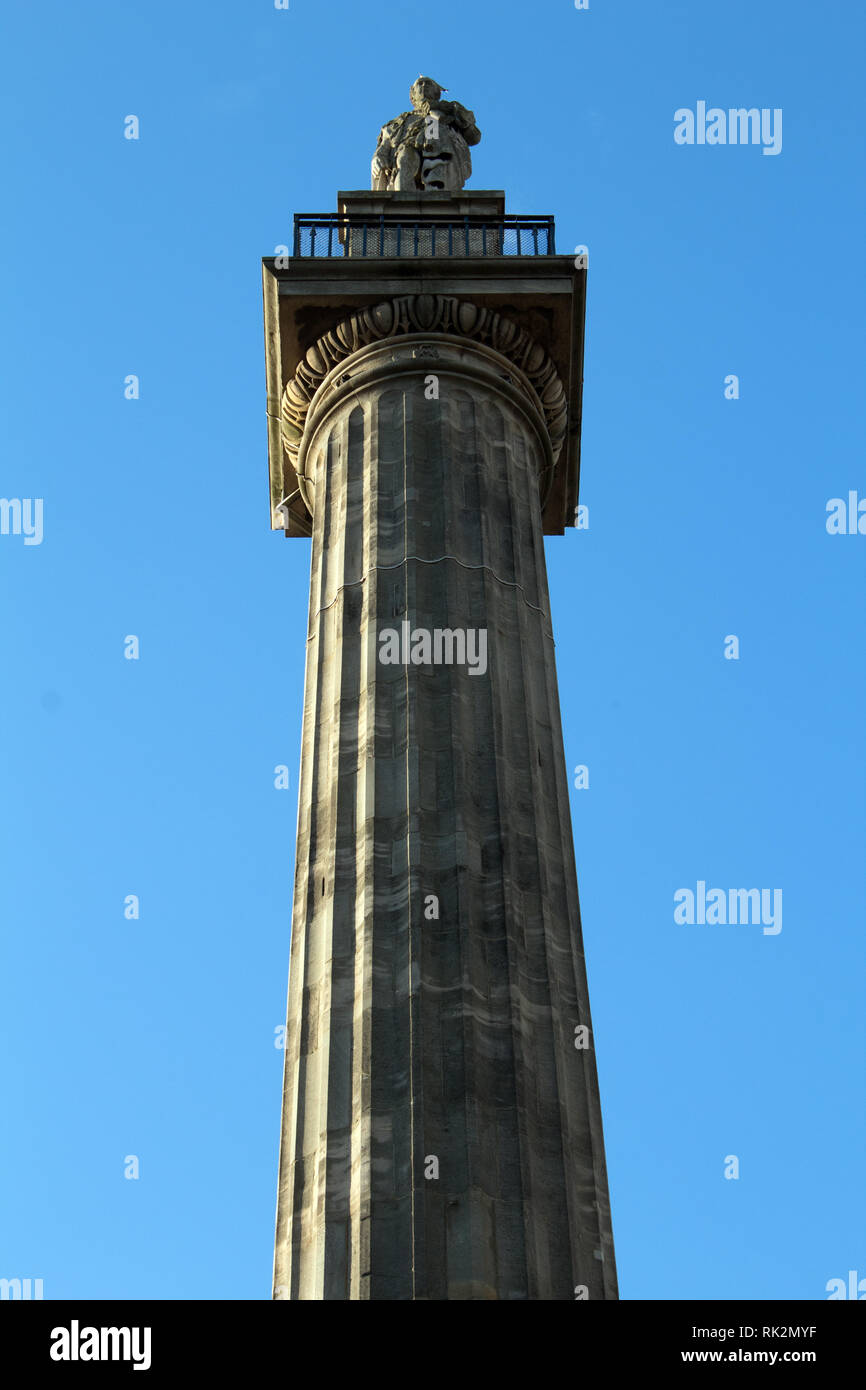 Grey's monument Grey Street in Grainger Town, Newcastle upon Tyne ...