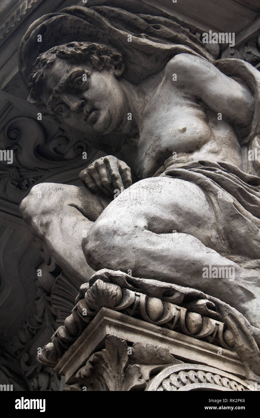 Kneeling figure hi-res stock photography and images - Alamy