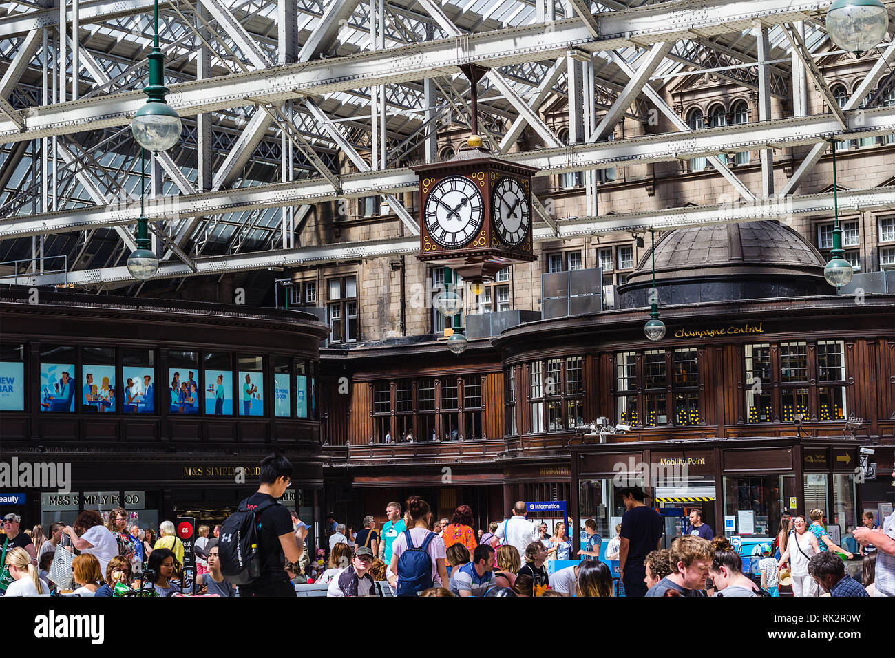 Glasgow central station historic hi-res stock photography and images ...