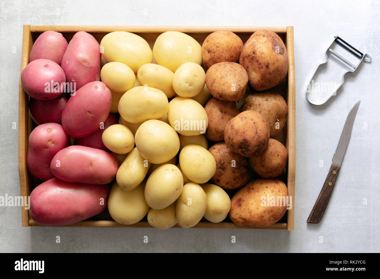 Red royale potatoes hi-res stock photography and images - Alamy