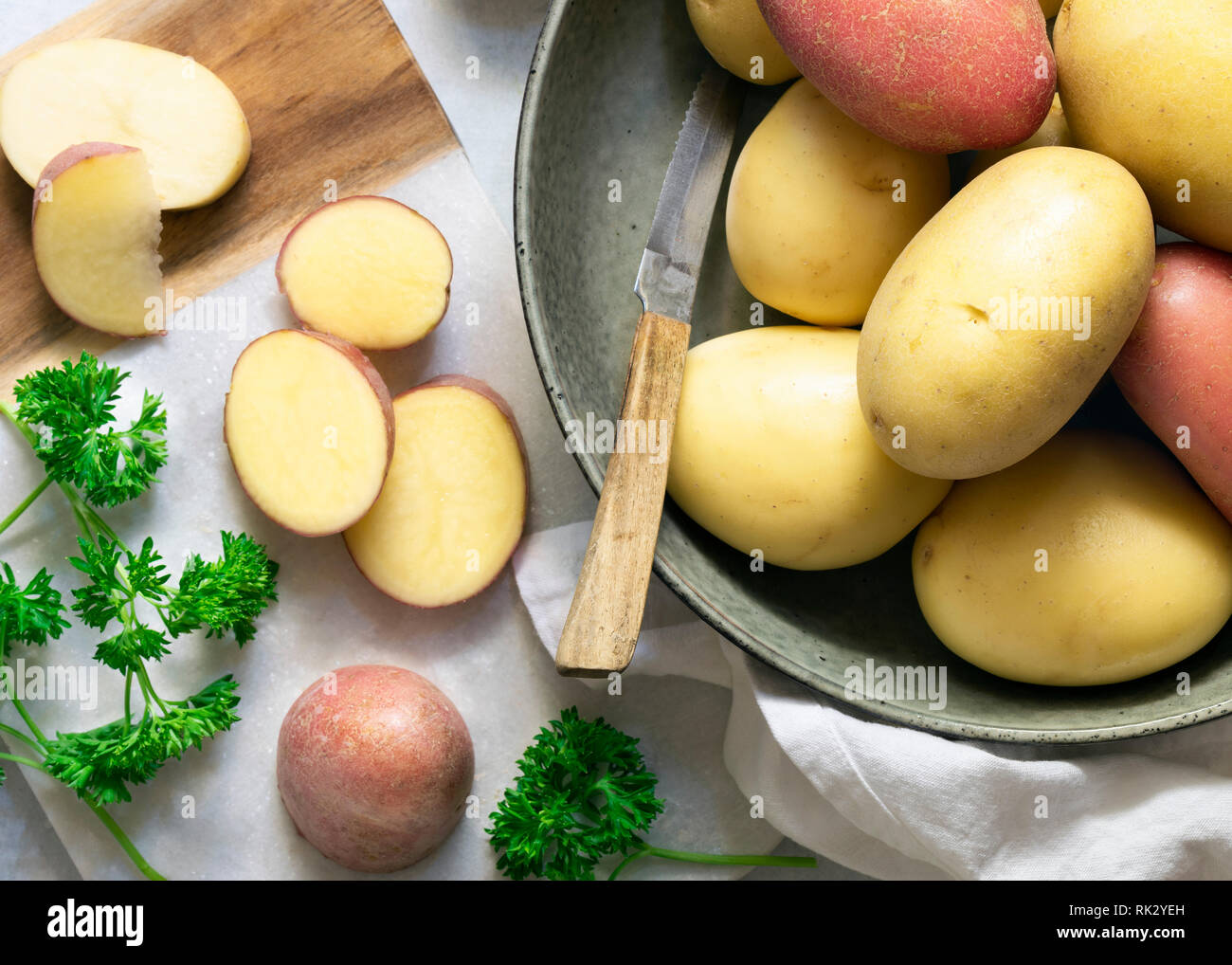 Red royale potatoes hi-res stock photography and images - Alamy